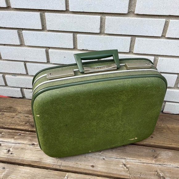 Vintage | Storage & Organization | Vintage 7s Carson Green Hard Shell ...